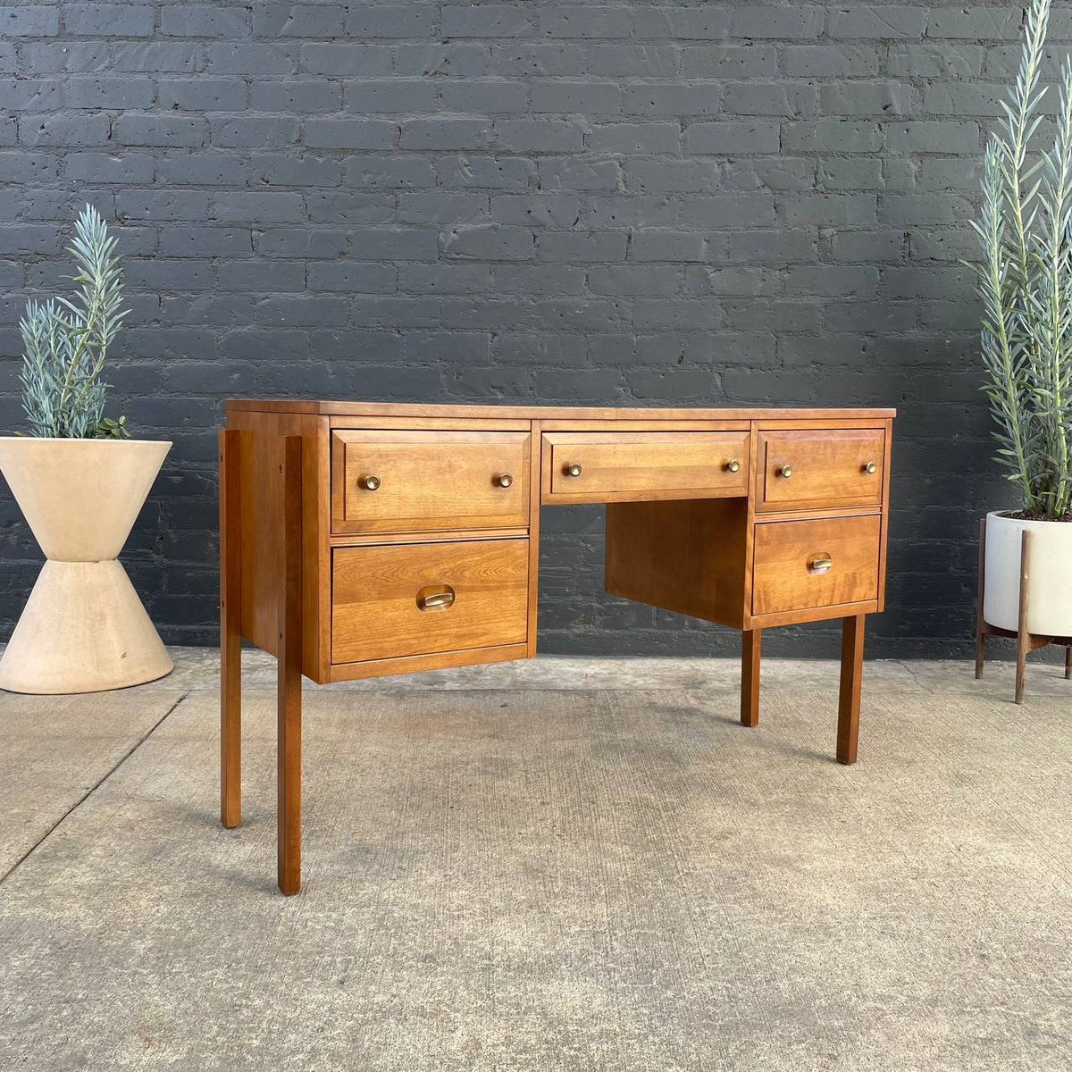 Vintage Mid-Century Modern Desk, c.1960’s – Vintage Supply