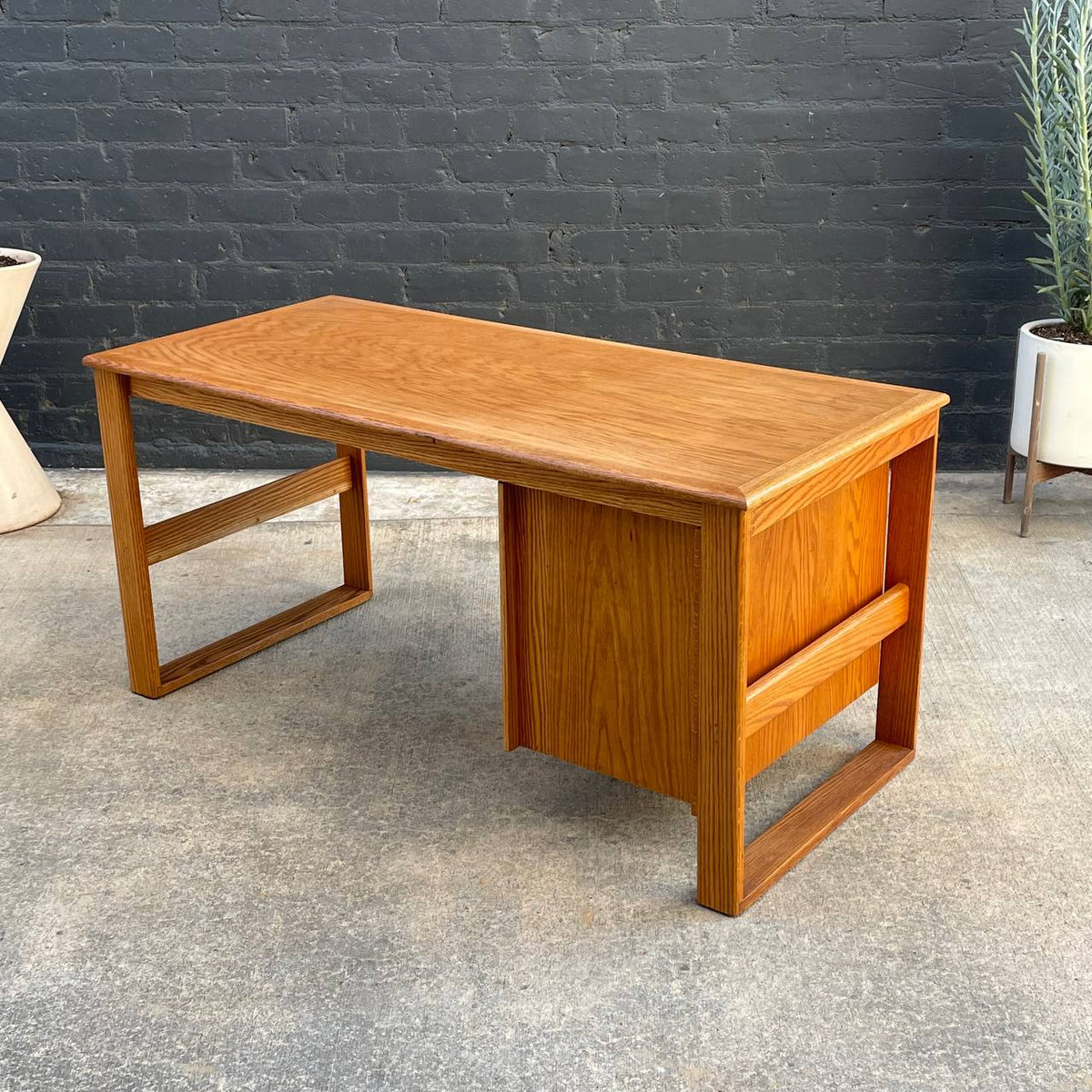 Mid-Century Modern Oak Desk, c.1980’s – Vintage Supply