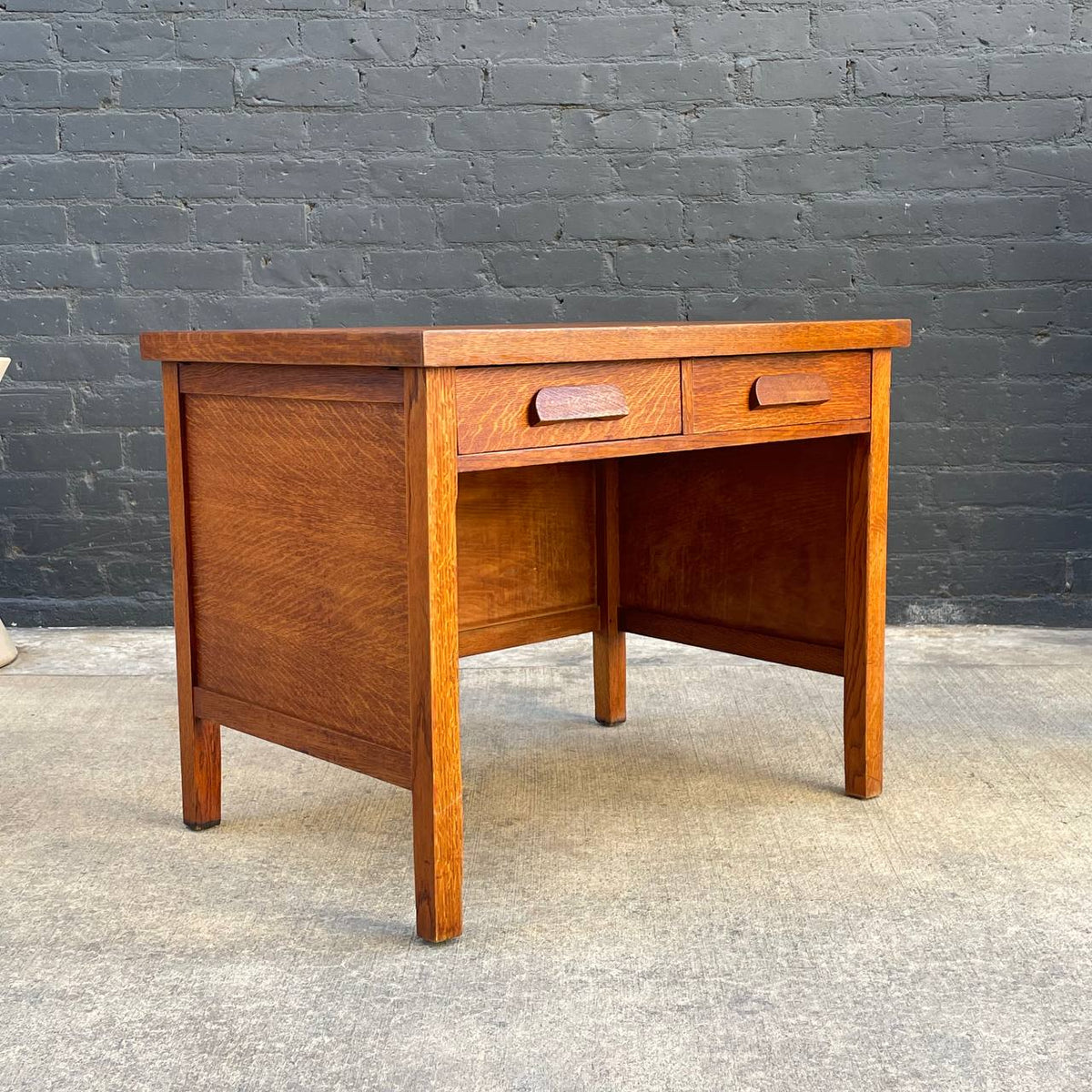 Vintage Mission Style Oak Desk, c.1950’s – Vintage Supply