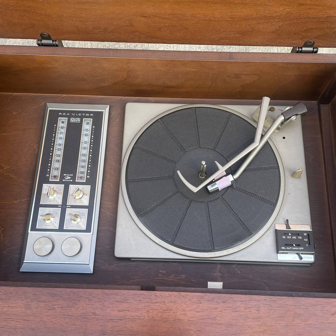 Vintage Mid-Century Modern Walnut Stereo Console Record Player Credenz ...